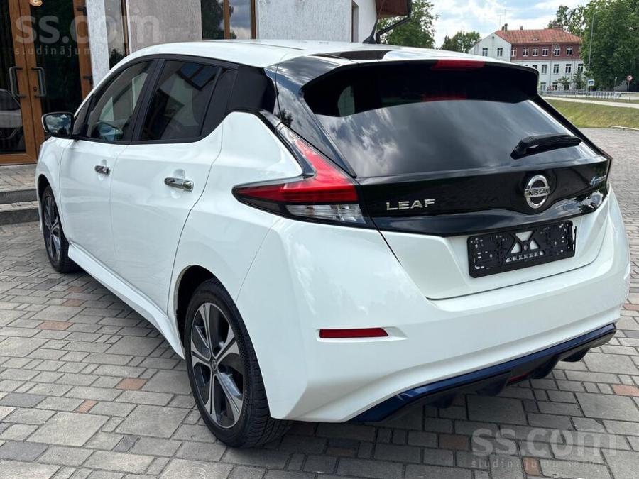 White Nissan Leaf 2021 in Jelgava, with an engine capacity of 0.00 L and mileage of 109 thousand km for 16500 €, photo 8 on AUTOMOTO.COM.LV