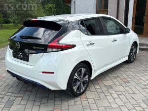 White Nissan Leaf 2021 in Jelgava, with an engine capacity of 0.00 L and mileage of 109 thousand km for 16500 €, photo 9 on AUTOMOTO.COM.LV