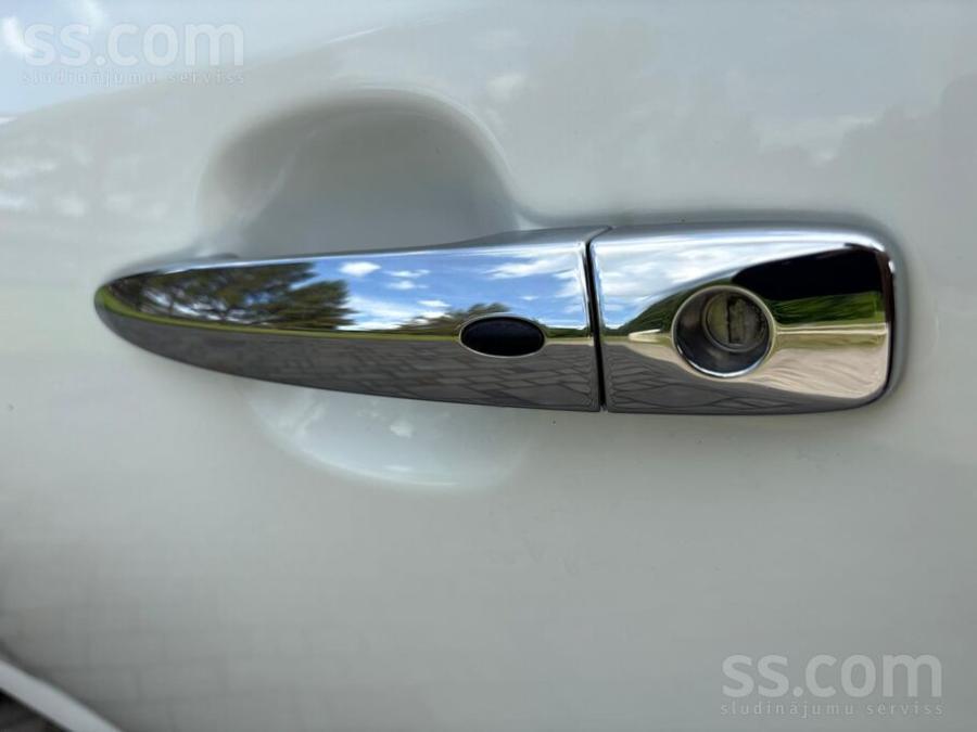 White Nissan Leaf 2021 in Jelgava, with an engine capacity of 0.00 L and mileage of 109 thousand km for 16500 €, photo 13 on AUTOMOTO.COM.LV