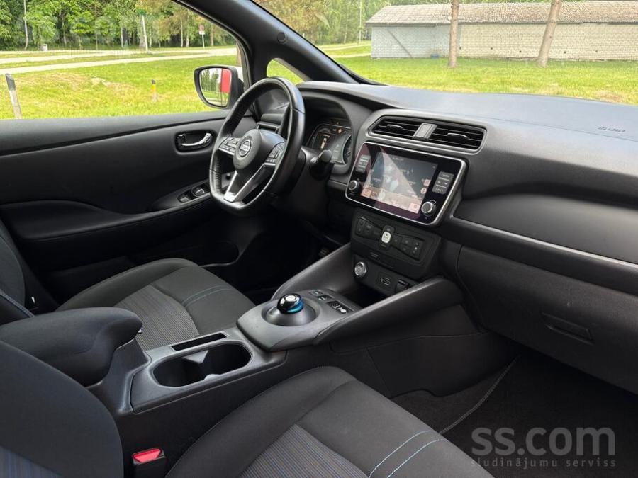 White Nissan Leaf 2021 in Jelgava, with an engine capacity of 0.00 L and mileage of 109 thousand km for 16500 €, photo 15 on AUTOMOTO.COM.LV
