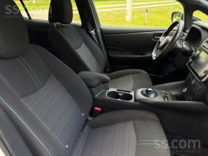 White Nissan Leaf 2021 in Jelgava, with an engine capacity of 0.00 L and mileage of 109 thousand km for 16500 €, photo 19 on AUTOMOTO.COM.LV