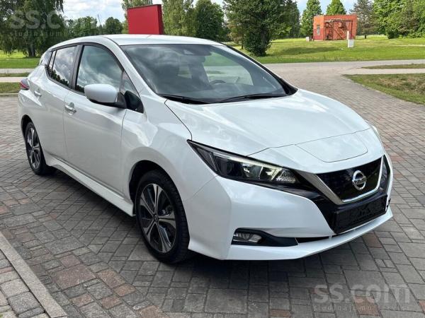 White Nissan Leaf 2021 in Jelgava, with an engine capacity of 0.00 L and mileage of 109 thousand km for 16500 €, photo 6 on AUTOMOTO.COM.LV