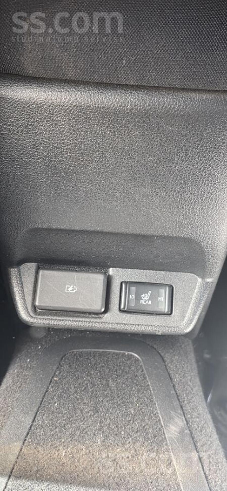 White Nissan Leaf 2021 in Jelgava, with an engine capacity of 0.00 L and mileage of 67 thousand km for 17300 €, photo 14 on AUTOMOTO.COM.LV