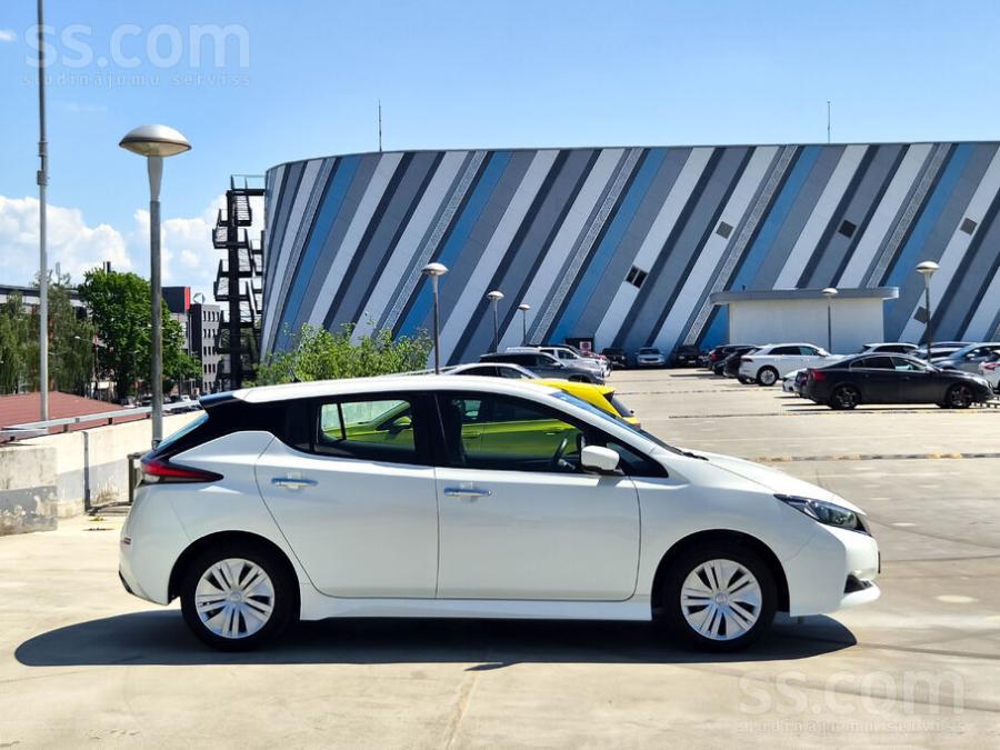 Balts Nissan Leaf 2021 Rīga, ar dzinēja tilpumu 0.00 L un nobraukumu 28 tūkst. km par 16555 €, foto 5 vietnē AUTOMOTO.COM.LV
