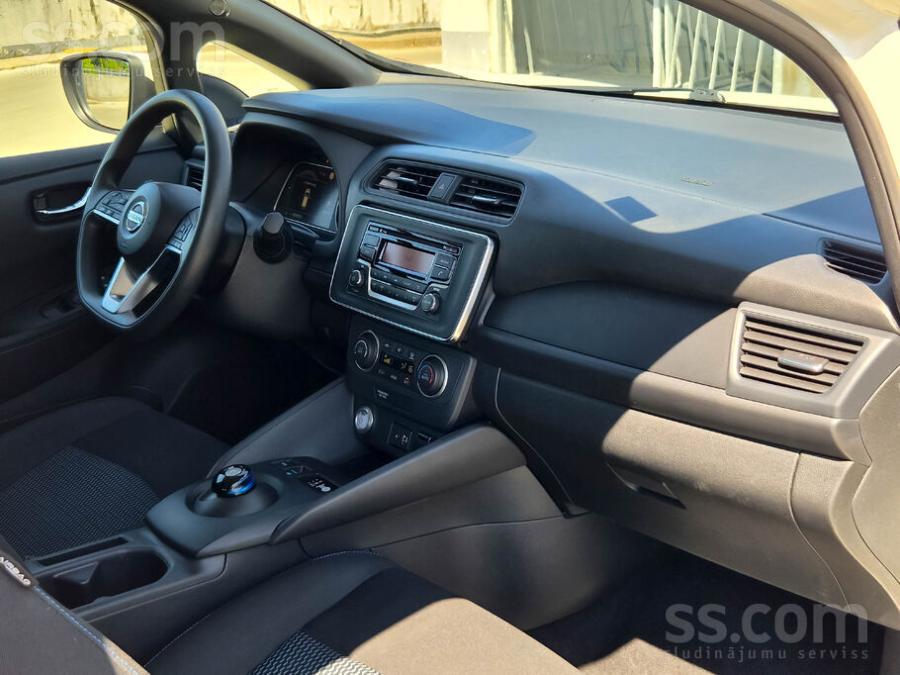Balts Nissan Leaf 2021 Rīga, ar dzinēja tilpumu 0.00 L un nobraukumu 28 tūkst. km par 16555 €, foto 12 vietnē AUTOMOTO.COM.LV