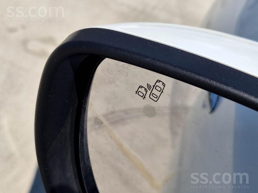 Balts Nissan Leaf 2021 Rīga, ar dzinēja tilpumu 0.00 L un nobraukumu 28 tūkst. km par 16555 €, foto 17 vietnē AUTOMOTO.COM.LV