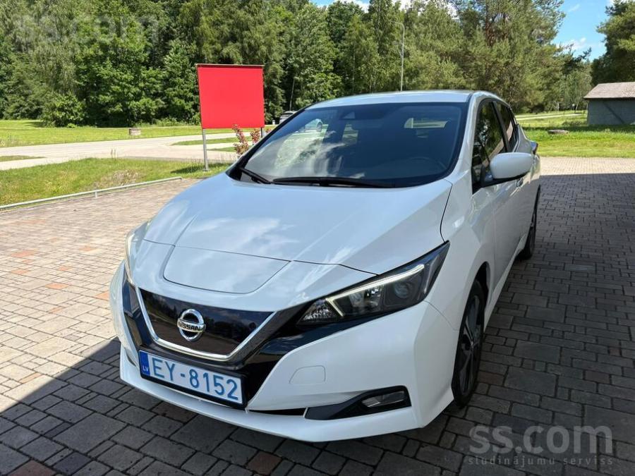 Balts Nissan Leaf 2021 Jelgava, ar dzinēja tilpumu 0.00 L un nobraukumu 144 tūkst. km par 15700 €, foto 1 vietnē AUTOMOTO.COM.LV