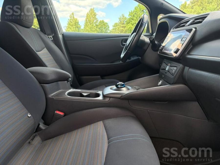 Balts Nissan Leaf 2021 Jelgava, ar dzinēja tilpumu 0.00 L un nobraukumu 144 tūkst. km par 15700 €, foto 12 vietnē AUTOMOTO.COM.LV