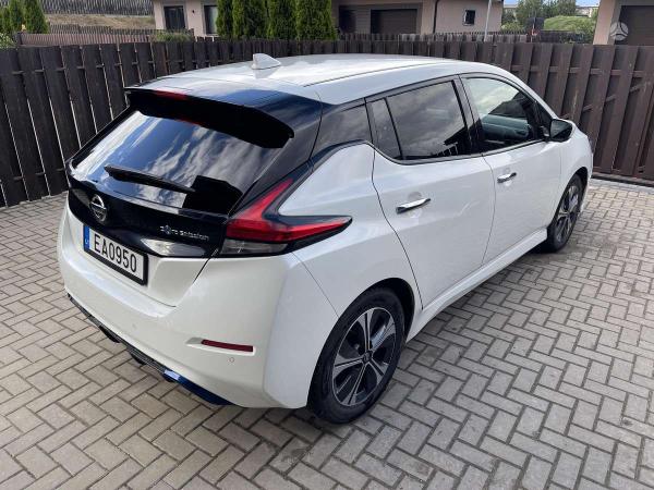 Balts Nissan Leaf 2021 Viļņa, ar dzinēja tilpumu 0.00 L un nobraukumu 135 tūkst. km par 13950 €, foto 2 vietnē AUTOMOTO.COM.LV