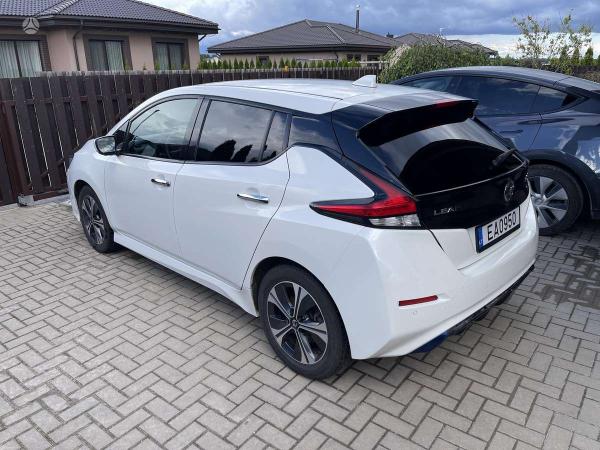 Balts Nissan Leaf 2021 Viļņa, ar dzinēja tilpumu 0.00 L un nobraukumu 135 tūkst. km par 13950 €, foto 3 vietnē AUTOMOTO.COM.LV