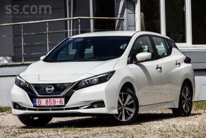 White Nissan Leaf 2021 in Tukums, with an engine capacity of 0.00 L and mileage of 68 thousand km for 16399 €, photo 3 on AUTOMOTO.COM.LV