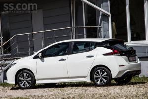 White Nissan Leaf 2021 in Tukums, with an engine capacity of 0.00 L and mileage of 68 thousand km for 16399 €, photo 4 on AUTOMOTO.COM.LV