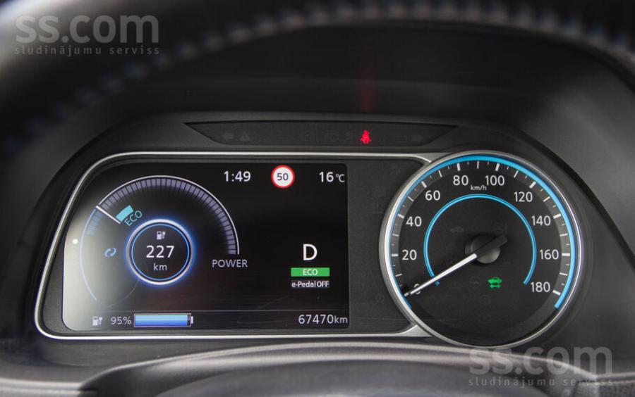 White Nissan Leaf 2021 in Tukums, with an engine capacity of 0.00 L and mileage of 68 thousand km for 16399 €, photo 15 on AUTOMOTO.COM.LV