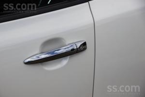 White Nissan Leaf 2021 in Tukums, with an engine capacity of 0.00 L and mileage of 68 thousand km for 16399 €, photo 27 on AUTOMOTO.COM.LV