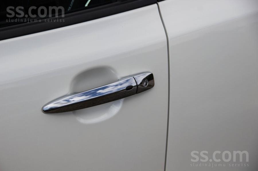 White Nissan Leaf 2021 in Tukums, with an engine capacity of 0.00 L and mileage of 68 thousand km for 16399 €, photo 27 on AUTOMOTO.COM.LV