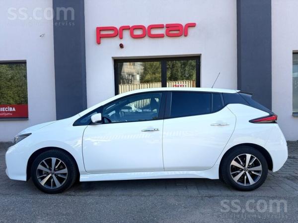White Nissan Leaf 2021 in Riga, with an engine capacity of 0.00 L and mileage of 48 thousand km for 15900 €, photo 2 on AUTOMOTO.COM.LV