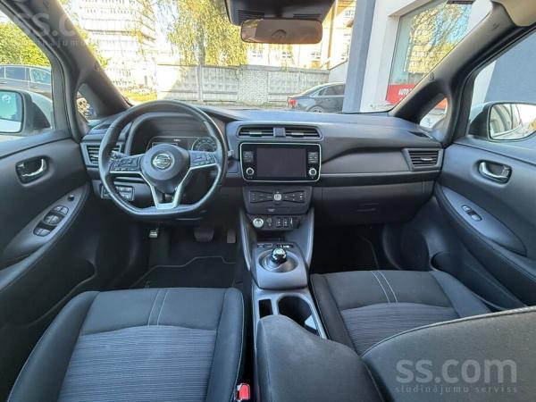 White Nissan Leaf 2021 in Riga, with an engine capacity of 0.00 L and mileage of 48 thousand km for 15900 €, photo 9 on AUTOMOTO.COM.LV
