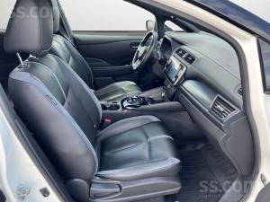 Balts Nissan Leaf 2021 Rīga, ar dzinēja tilpumu 0.00 L un nobraukumu 99 tūkst. km par 16990 €, foto 17 vietnē AUTOMOTO.COM.LV