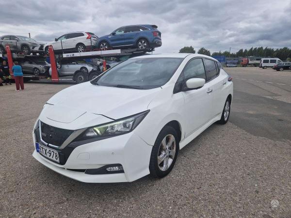 White Nissan Leaf 2021 in Panevezys, with an engine capacity of 0.00 L and mileage of 200 thousand km for 9790 €, photo 1 on AUTOMOTO.COM.LV