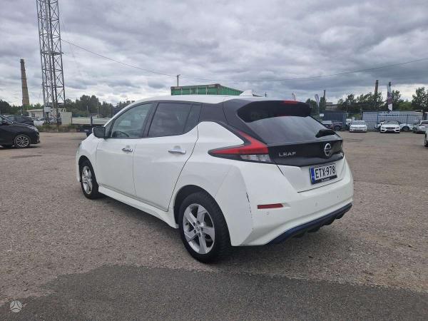 White Nissan Leaf 2021 in Panevezys, with an engine capacity of 0.00 L and mileage of 200 thousand km for 9790 €, photo 5 on AUTOMOTO.COM.LV