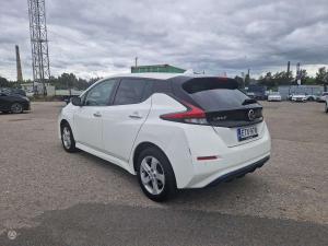 White Nissan Leaf 2021 in Panevezys, with an engine capacity of 0.00 L and mileage of 200 thousand km for 9790 €, photo 6 on AUTOMOTO.COM.LV
