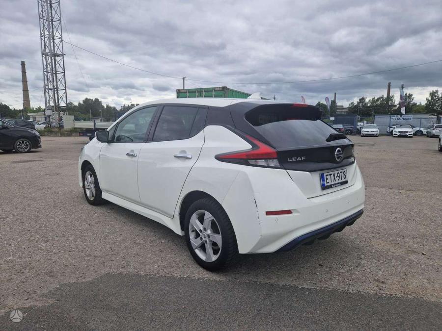 White Nissan Leaf 2021 in Panevezys, with an engine capacity of 0.00 L and mileage of 200 thousand km for 9790 €, photo 6 on AUTOMOTO.COM.LV