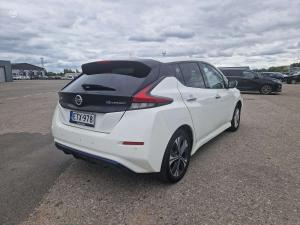 White Nissan Leaf 2021 in Panevezys, with an engine capacity of 0.00 L and mileage of 200 thousand km for 9790 €, photo 8 on AUTOMOTO.COM.LV