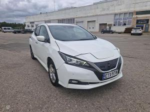 White Nissan Leaf 2021 in Panevezys, with an engine capacity of 0.00 L and mileage of 200 thousand km for 9790 €, photo 11 on AUTOMOTO.COM.LV