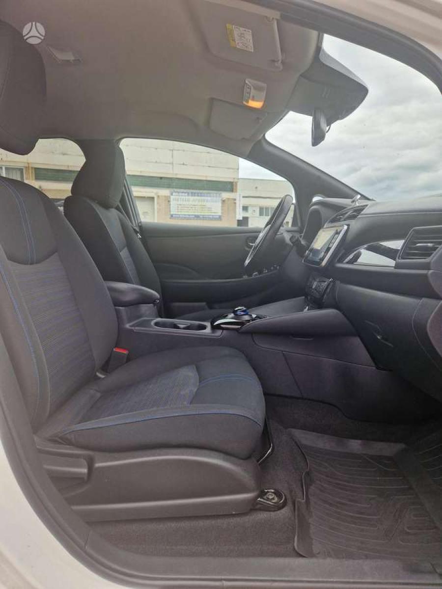White Nissan Leaf 2021 in Panevezys, with an engine capacity of 0.00 L and mileage of 200 thousand km for 9790 €, photo 14 on AUTOMOTO.COM.LV