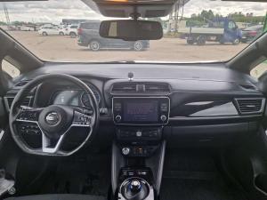 White Nissan Leaf 2021 in Panevezys, with an engine capacity of 0.00 L and mileage of 200 thousand km for 9790 €, photo 15 on AUTOMOTO.COM.LV