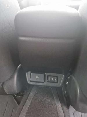 White Nissan Leaf 2021 in Panevezys, with an engine capacity of 0.00 L and mileage of 200 thousand km for 9790 €, photo 17 on AUTOMOTO.COM.LV