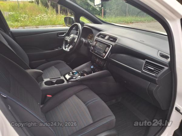 White Nissan Leaf 2021 in Tartu, with an engine capacity of 0.00 L and mileage of 95 thousand km for 14990 €, photo 5 on AUTOMOTO.COM.LV