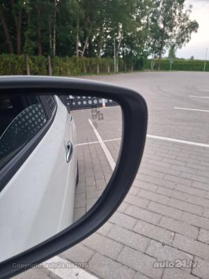 White Nissan Leaf 2021 in Tartu, with an engine capacity of 0.00 L and mileage of 95 thousand km for 14990 €, photo 3 on AUTOMOTO.COM.LV