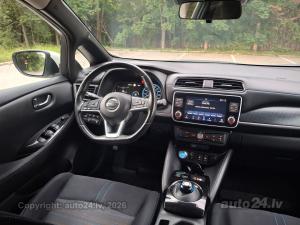 White Nissan Leaf 2021 in Tartu, with an engine capacity of 0.00 L and mileage of 95 thousand km for 14990 €, photo 5 on AUTOMOTO.COM.LV