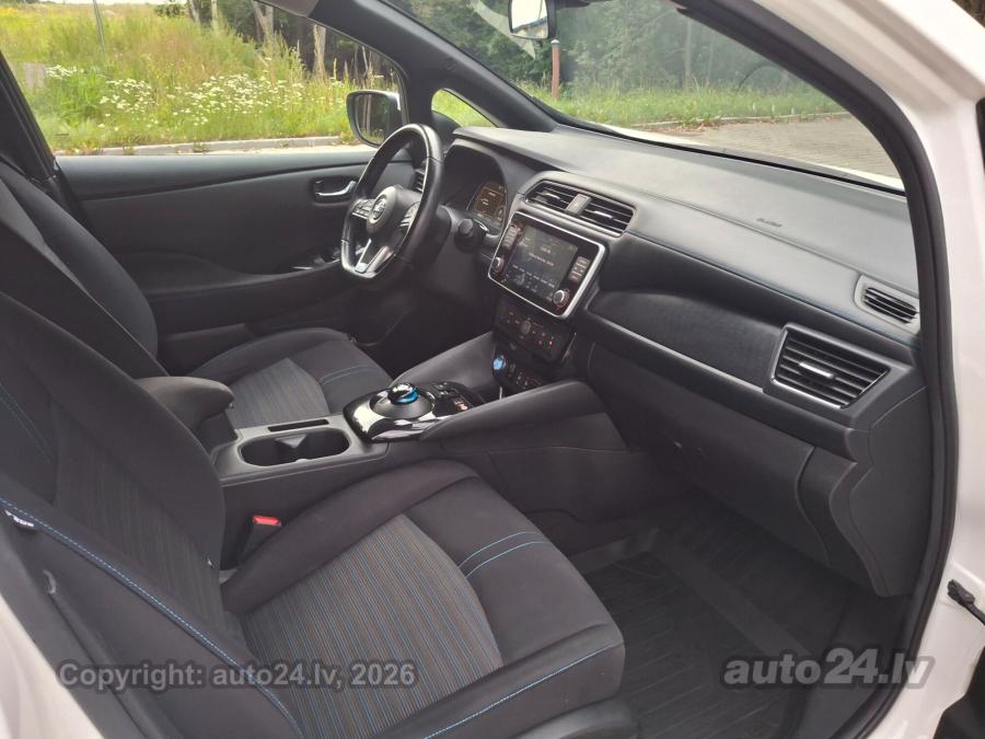 White Nissan Leaf 2021 in Tartu, with an engine capacity of 0.00 L and mileage of 95 thousand km for 14990 €, photo 6 on AUTOMOTO.COM.LV