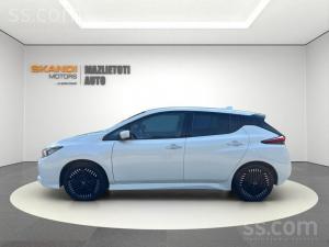 White Nissan Leaf 2021 in Riga, with an engine capacity of 0.00 L and mileage of 42 thousand km for 15990 €, photo 4 on AUTOMOTO.COM.LV
