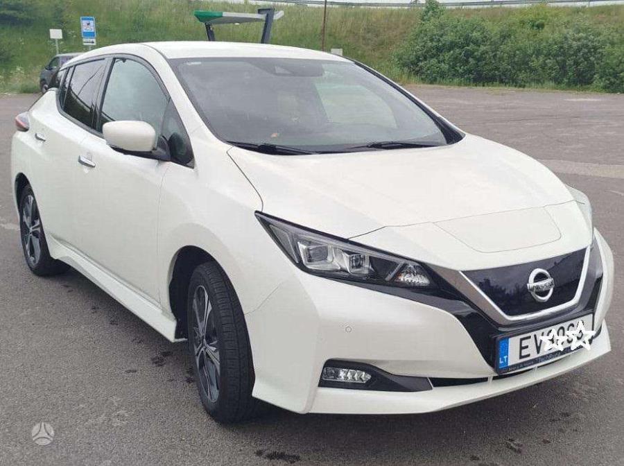 Balts Nissan Leaf 2021 Klaipėda, ar dzinēja tilpumu 0.00 L un nobraukumu 68 tūkst. km par 20400 €, foto 3 vietnē AUTOMOTO.COM.LV