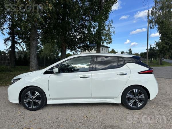 Balts Nissan Leaf 2021 Rīga, ar dzinēja tilpumu 0.00 L un nobraukumu 24 tūkst. km par 16990 €, foto 3 vietnē AUTOMOTO.COM.LV
