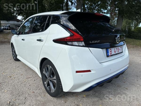 Balts Nissan Leaf 2021 Rīga, ar dzinēja tilpumu 0.00 L un nobraukumu 24 tūkst. km par 16990 €, foto 4 vietnē AUTOMOTO.COM.LV