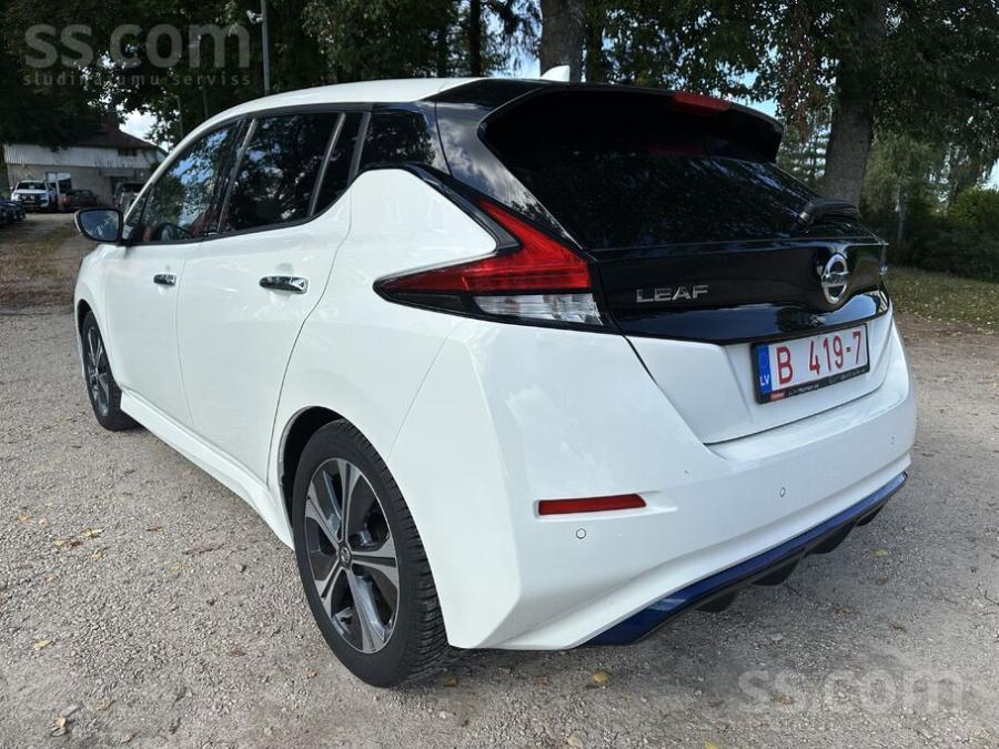 Balts Nissan Leaf 2021 Rīga, ar dzinēja tilpumu 0.00 L un nobraukumu 24 tūkst. km par 16990 €, foto 4 vietnē AUTOMOTO.COM.LV