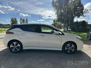 Balts Nissan Leaf 2021 Rīga, ar dzinēja tilpumu 0.00 L un nobraukumu 24 tūkst. km par 16990 €, foto 7 vietnē AUTOMOTO.COM.LV