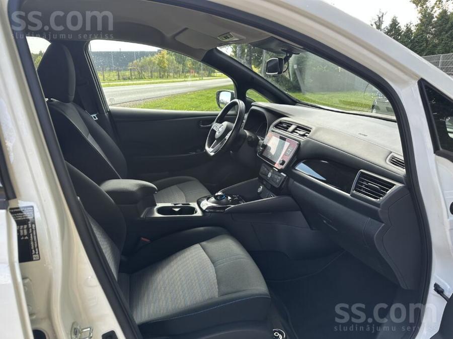 Balts Nissan Leaf 2021 Rīga, ar dzinēja tilpumu 0.00 L un nobraukumu 24 tūkst. km par 16990 €, foto 16 vietnē AUTOMOTO.COM.LV