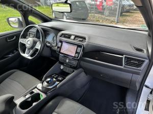 Balts Nissan Leaf 2021 Rīga, ar dzinēja tilpumu 0.00 L un nobraukumu 24 tūkst. km par 16990 €, foto 18 vietnē AUTOMOTO.COM.LV