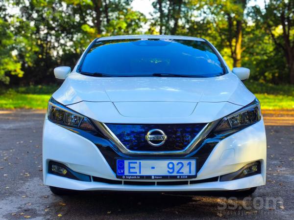 Balts Nissan Leaf 2021 Rīga, ar dzinēja tilpumu 0.00 L un nobraukumu 74 tūkst. km par 15500 €, foto 4 vietnē AUTOMOTO.COM.LV