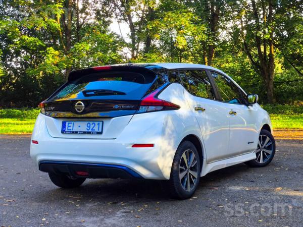 Balts Nissan Leaf 2021 Rīga, ar dzinēja tilpumu 0.00 L un nobraukumu 74 tūkst. km par 15500 €, foto 10 vietnē AUTOMOTO.COM.LV
