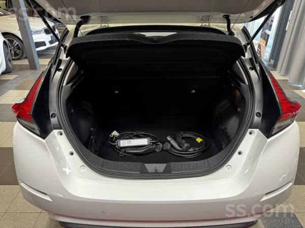 Balts Nissan Leaf 2022 Rīga, ar dzinēja tilpumu 0.00 L un nobraukumu 41 tūkst. km par 16990 €, foto 8 vietnē AUTOMOTO.COM.LV