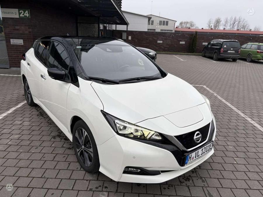 White Nissan Leaf 2022 in Marijampole, with an engine capacity of 0.00 L and mileage of 60 thousand km for 14900 €, photo 6 on AUTOMOTO.COM.LV