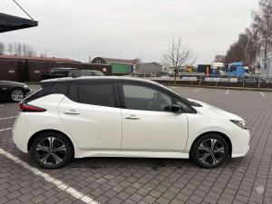 White Nissan Leaf 2022 in Marijampole, with an engine capacity of 0.00 L and mileage of 60 thousand km for 14900 €, photo 8 on AUTOMOTO.COM.LV