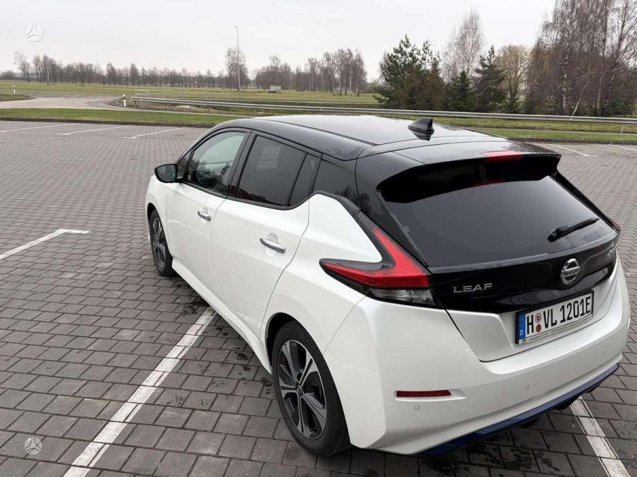 White Nissan Leaf 2022 in Marijampole, with an engine capacity of 0.00 L and mileage of 60 thousand km for 14900 €, photo 11 on AUTOMOTO.COM.LV