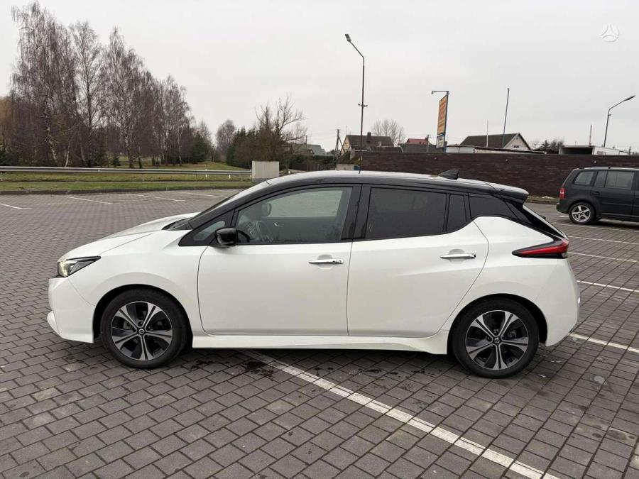 White Nissan Leaf 2022 in Marijampole, with an engine capacity of 0.00 L and mileage of 60 thousand km for 14900 €, photo 12 on AUTOMOTO.COM.LV
